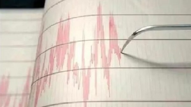 8.2-magnitude quake off Philippines triggers regional tsunami alerts